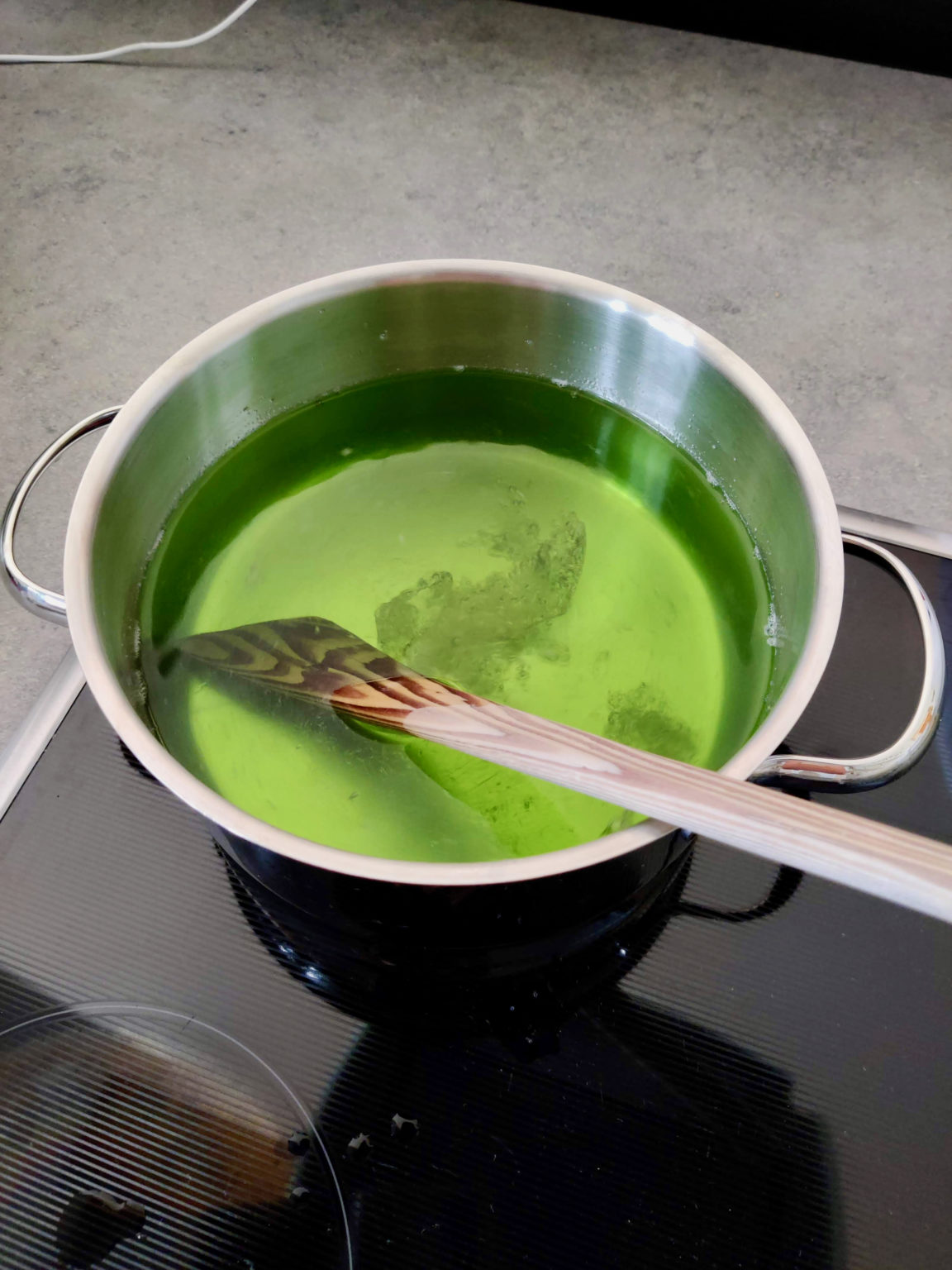 Ungiftiger Glibber kinderleicht gemacht - waswirspielen.com